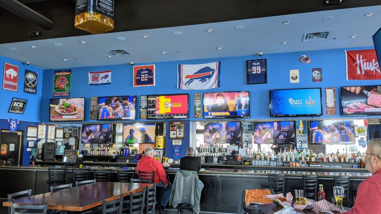 Visit to Ray's Original Buffalo Wings in Midtown Crossing - Omaha ...